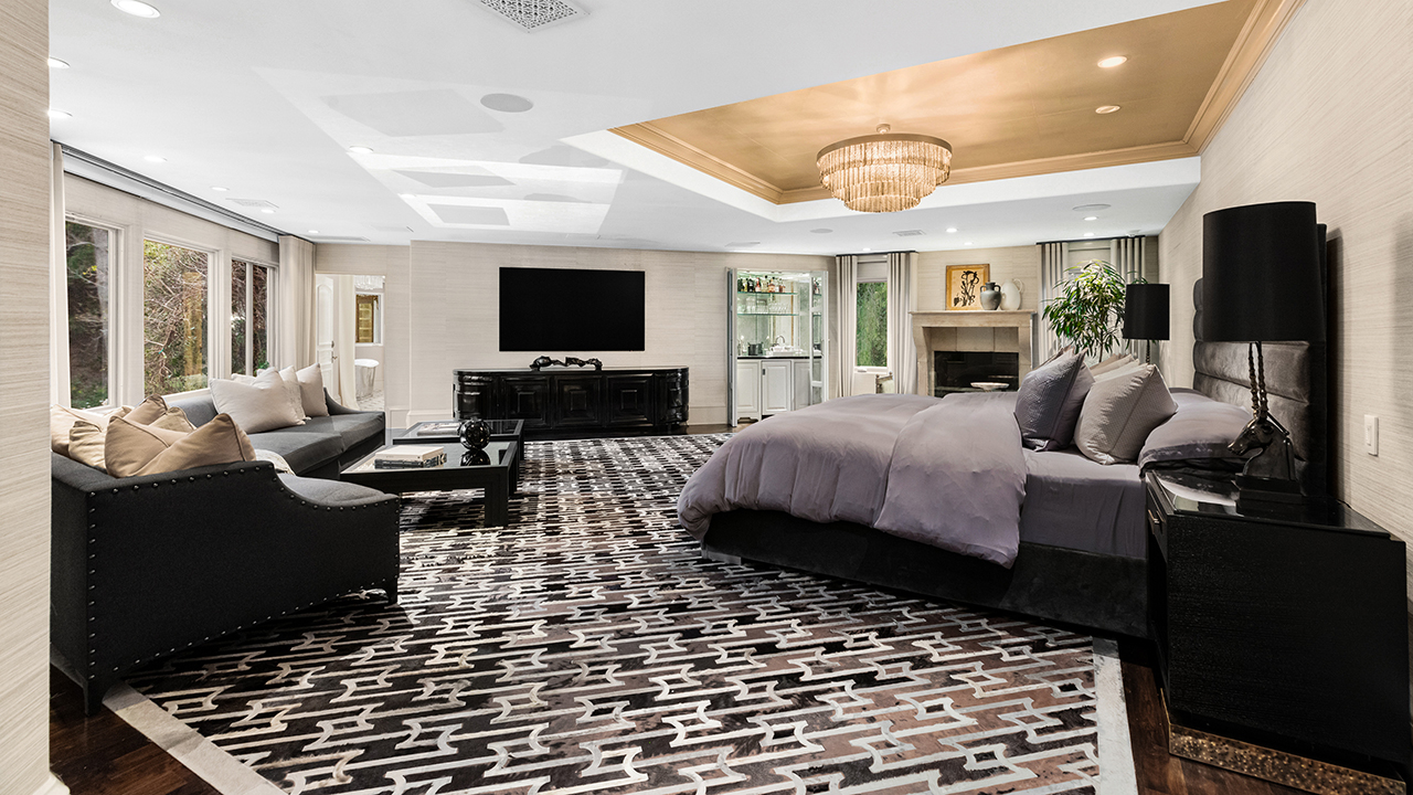 Kris Jenners Bedroom