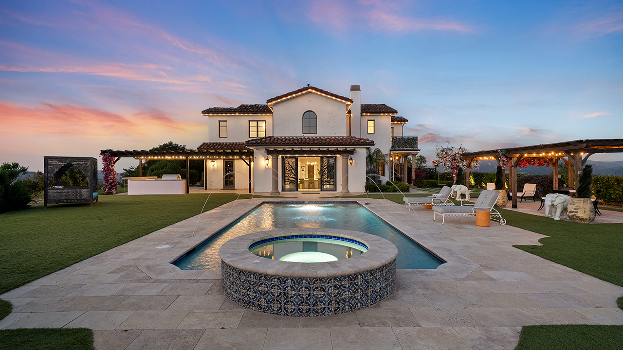 Bella Thornes House